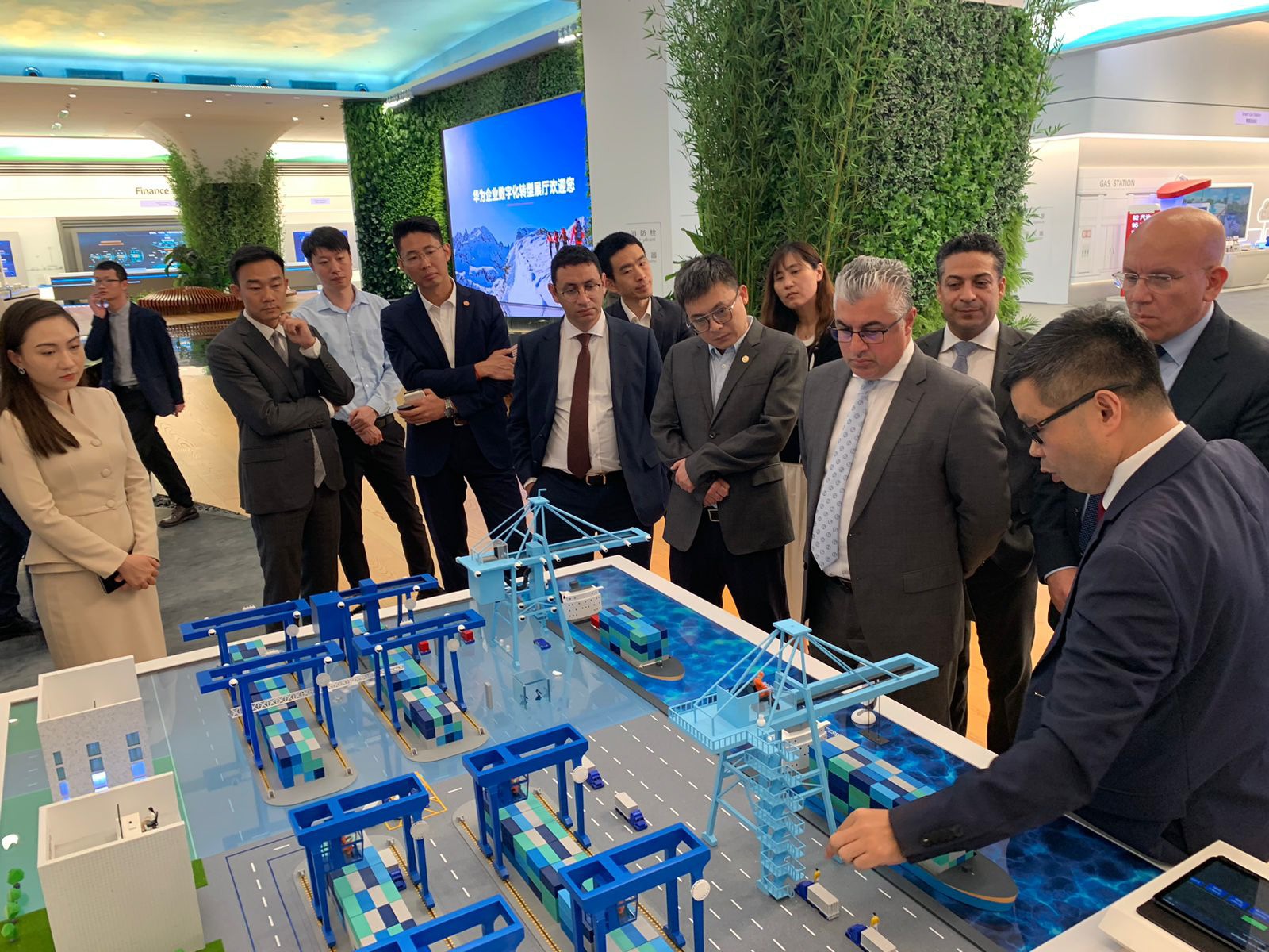 SCZONE’s delegation visits the Ro-Ro station in Guangzhou port and ...